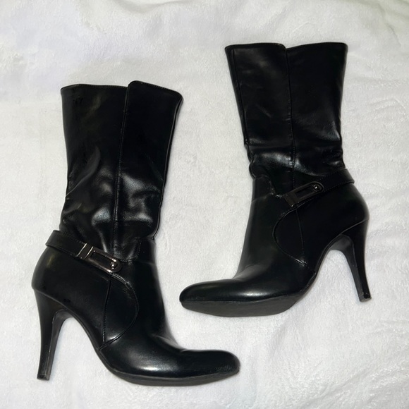 Madeline | Shoes | Euc Madeline Black Zip Up Stiletto 4 Inch Heels ...